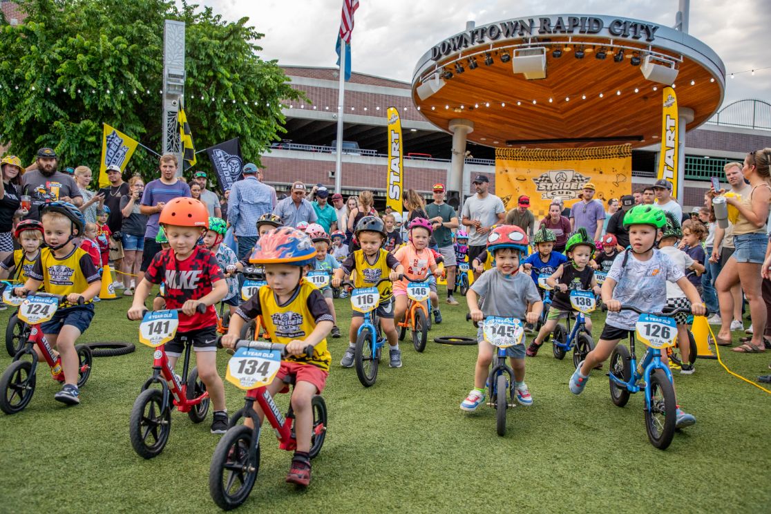 Strider bike race 2 year olds store